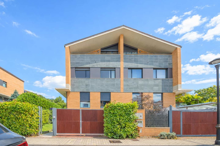 Gran Chalet Con Amplio Jardín Próximo A Pamplona - Pampelune