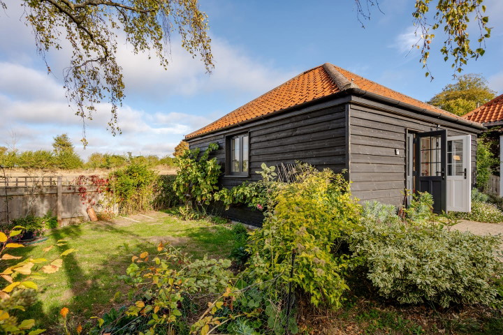 The Barn - A Small Rural Retreat - Essex