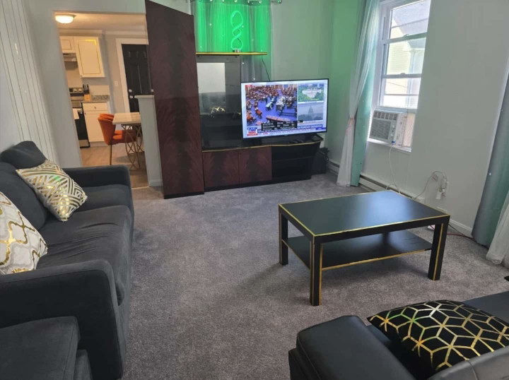 Charming Brand New, Fully Furnished 2-bedroom Unit - Manchester, NH