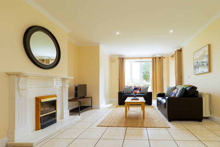 Gort Na Coiribe 2 Bed - Galway Lakeside Apartments - Galway