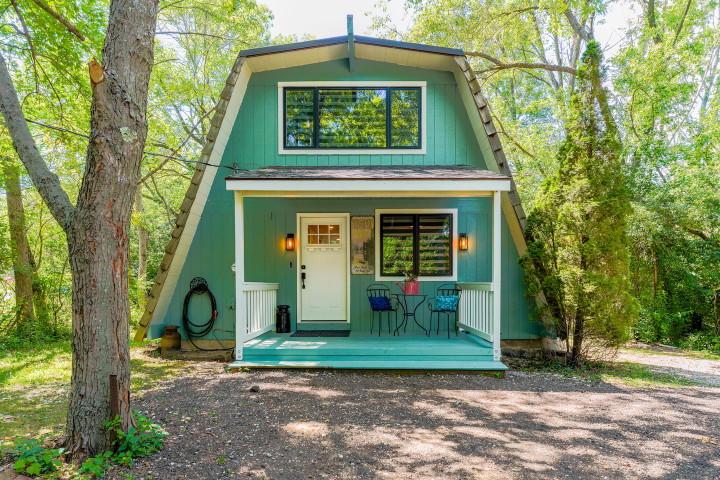 Root River Hideaway: A-frame Escape In The Woods - Racine, WI