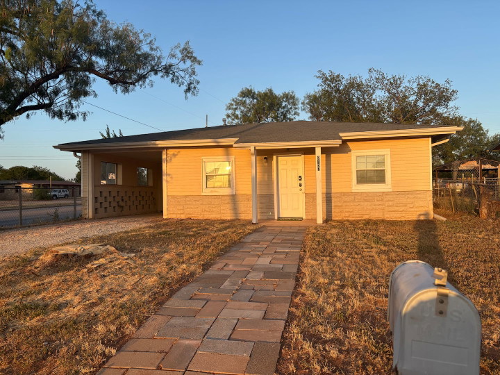 Little House On Green - Abilene, TX