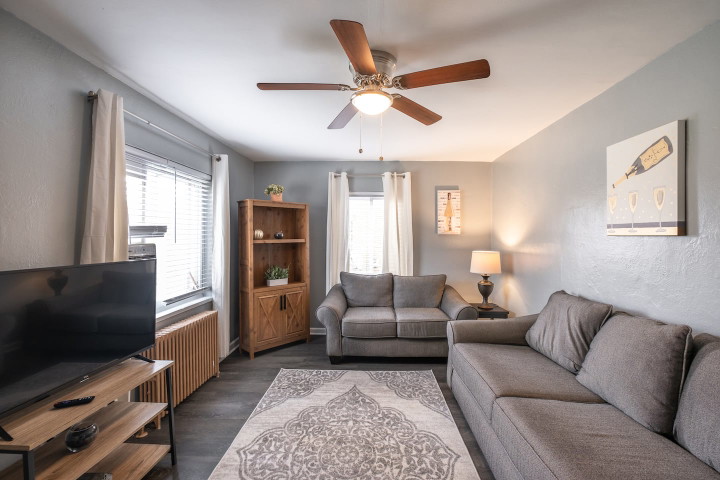 *Cozy-comfortable 2 Bedroom Kettering Apartment!* - Dayton, OH