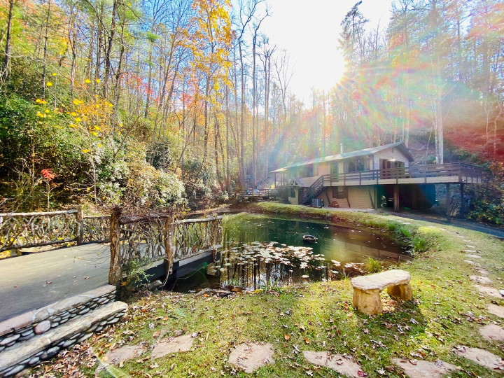 Private Mountain Creek Cabin In National Forest - Blairsville, GA