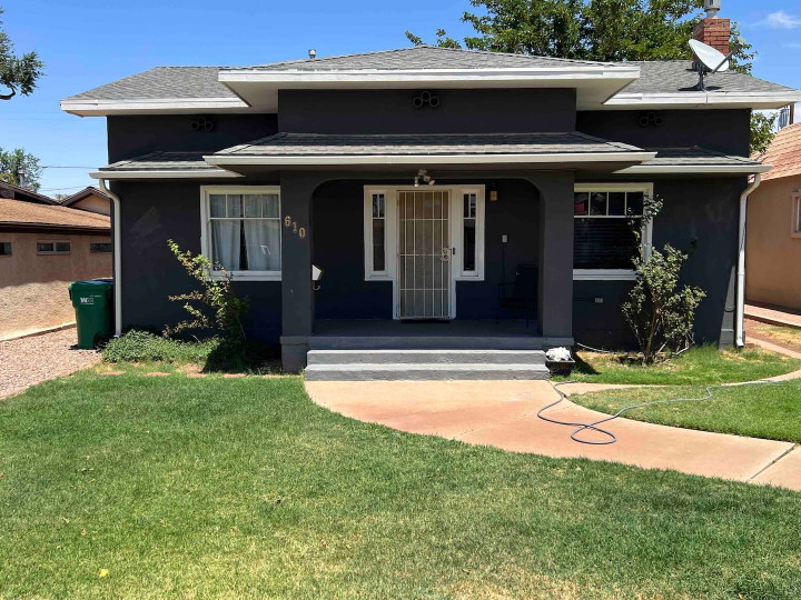 Cheerful Two Bedroom House With Fire Place. - Winslow, AZ
