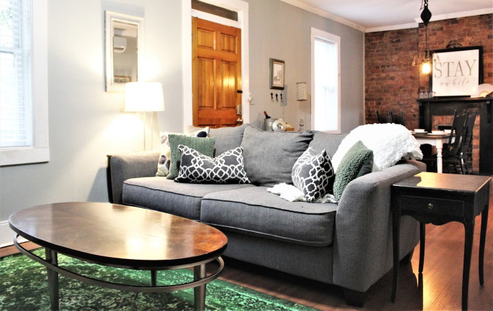 Quintessential Carriage House On Jones | 1br - Savannah, GA