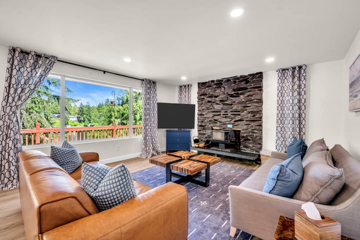 Lakefront Retreat For 6 With Stunning Views, Sauna - Everett, WA
