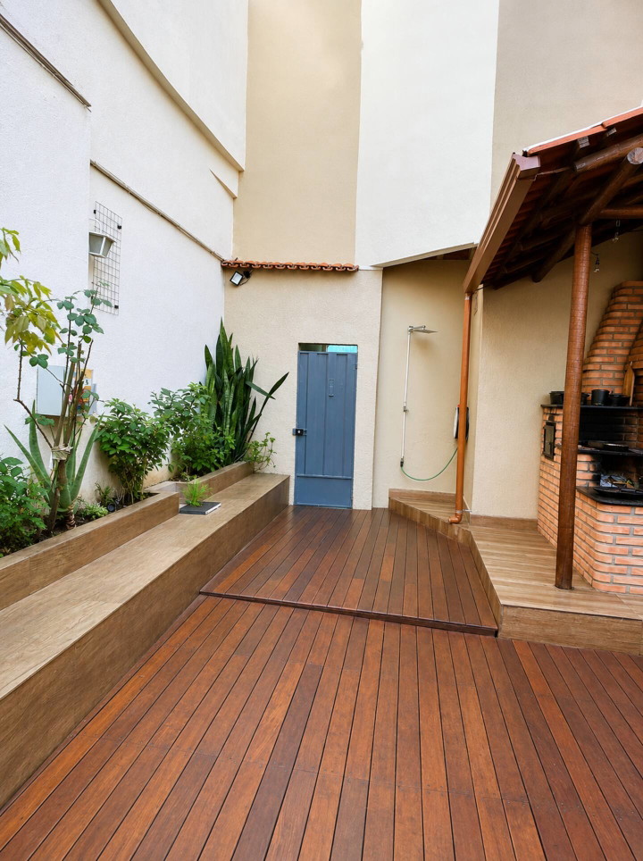 House With Deck, Hammock And Wood-burning Stove Near The Centre -