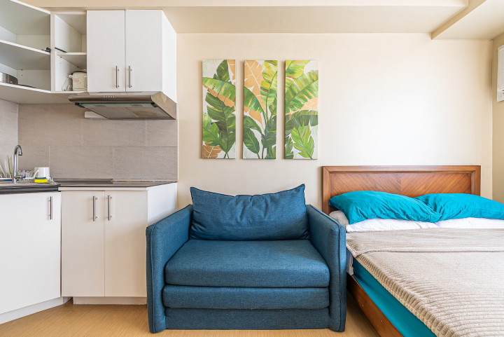 Best Location - Studio W/ Smart Tv & 50mbps Wifi - Iloilo City