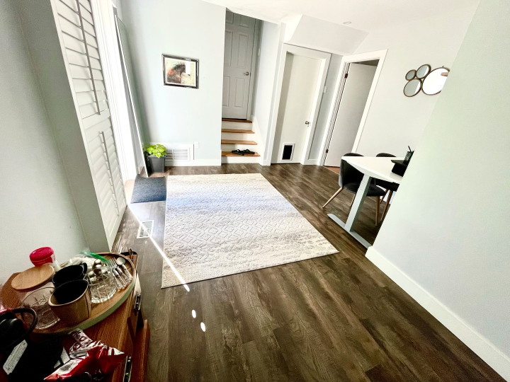 Private Entire 1-bedroom With Parking And Backyard - Ottawa