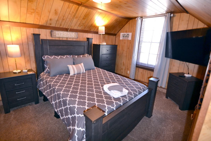 B-town Treetops - Bloomington