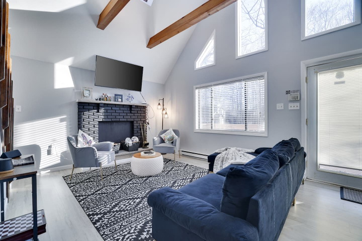 Cozy Modern Cabin  Lake, Pool & Waterparks - Pocono Lake