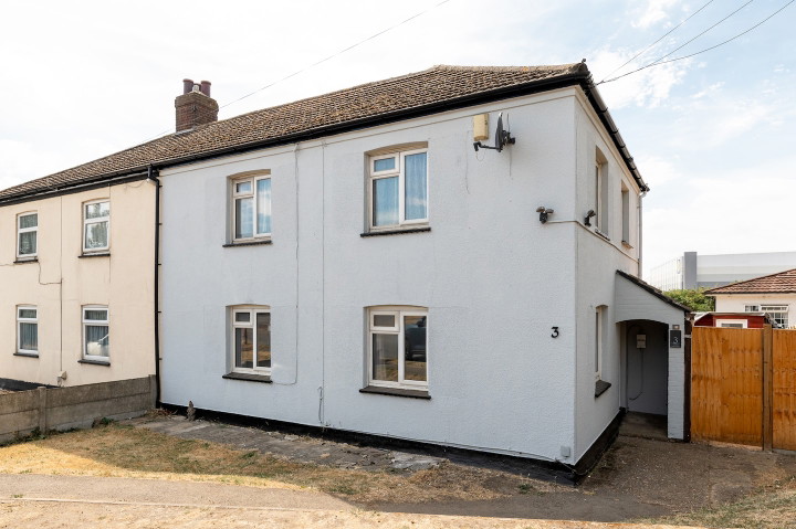 3br | Jct 11a M1 | Free Parking | Sleeps 6 | Luton - Dunstable