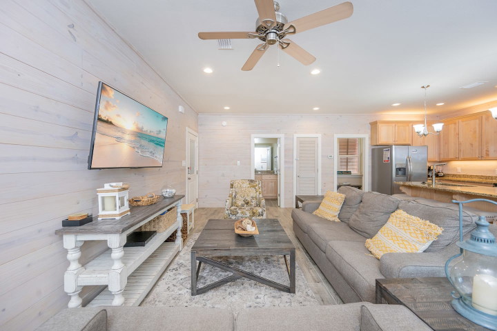 Perfect Getaway!! ~ 3br 4ba ~ Beautifully Decorated ~ - Gulf Shores, AL