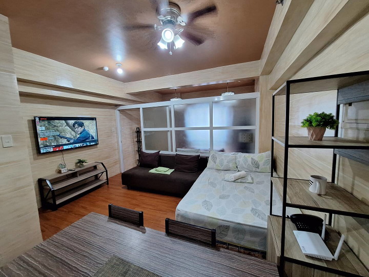 Naya & Darla's Staycation 5 +Netflix+free Swimming - Tagaytay