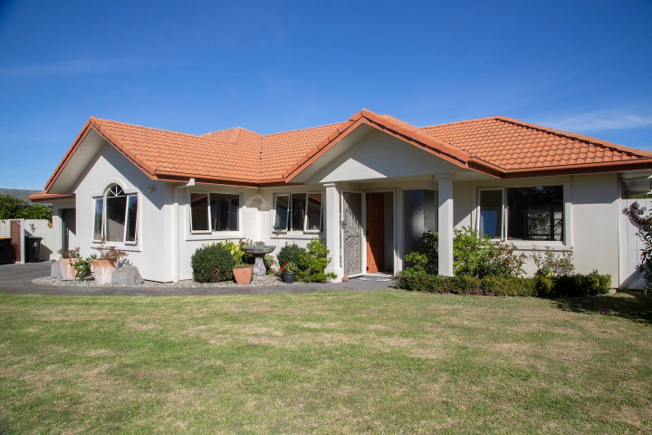 Bliss At Papamoa - So Close To The Beach! - Te Puke