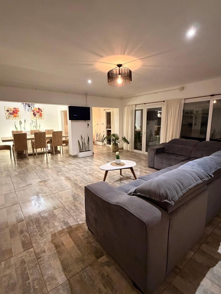 Casa Céntrica En Baradero - Baradero