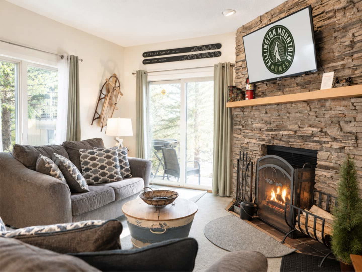 Bearmont- Pool, Hottub, Fireplace - Killington, VT