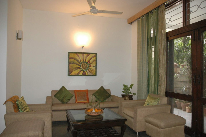 Fully Furnished 3 Bedroom Ground Floor Apartment - New Delhi