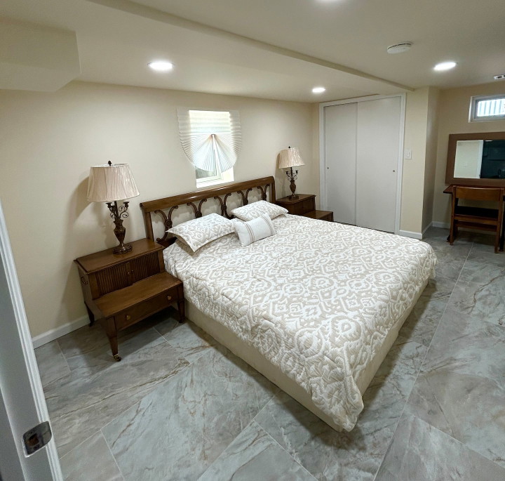 Apartment In Tranquil House - Garden City, NY