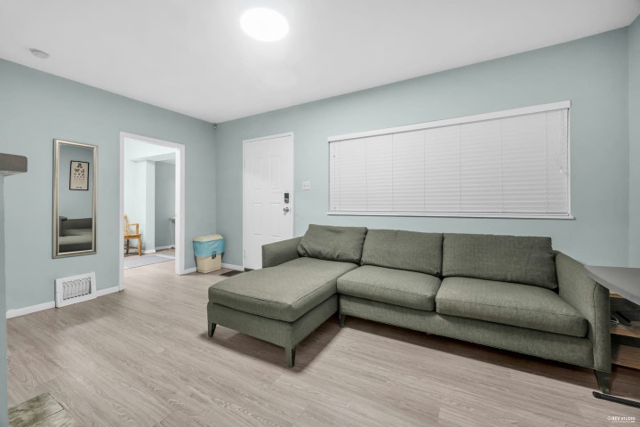 2 Bdrm 1 Living 1 Bath Suite In Vancouver Central - Vancouver