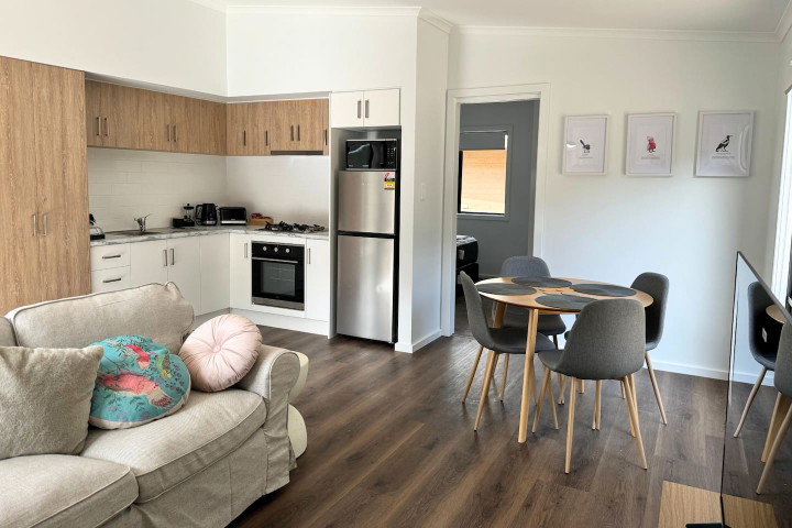 Cabin 2 Of 6: 1 Br, 1 Ba, Living/dining/kitchen - McLaren Vale