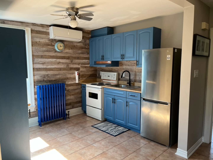 Bright And Spacious Apartment Near Subway Wpatio - Toronto