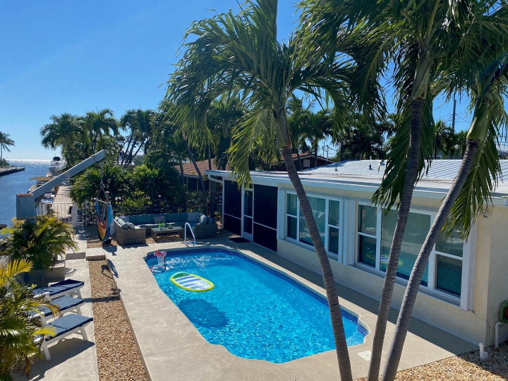 Keys Waterfront Pool Home - Dock - Ocean - Kayaks - Marathon, FL