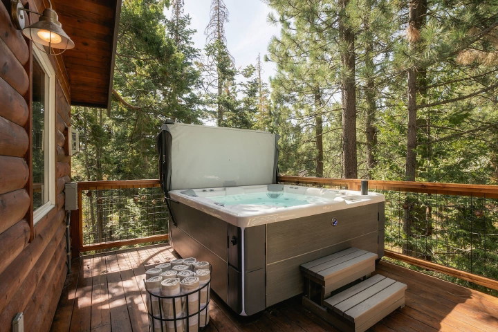 Ski Basecamp  Hot Tub  Fireplace  Sleeps 8 - Olympic Valley, CA