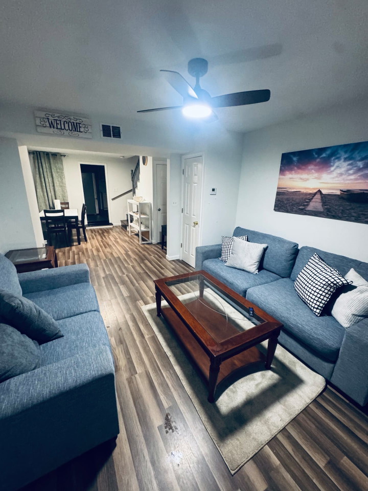 Charming Downtown 3br Townhouse Free Parking 6-8 - Hagerstown, MD