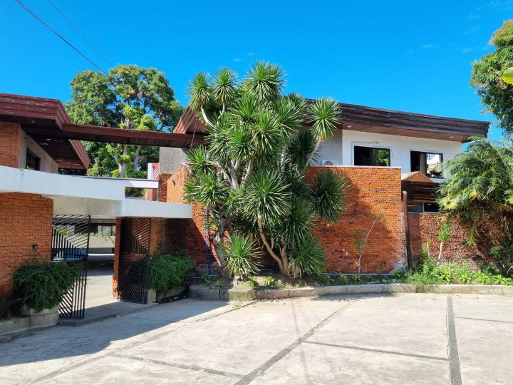 Villa Corazon With Pool And Large Outdoor Area - La Union, Philippines