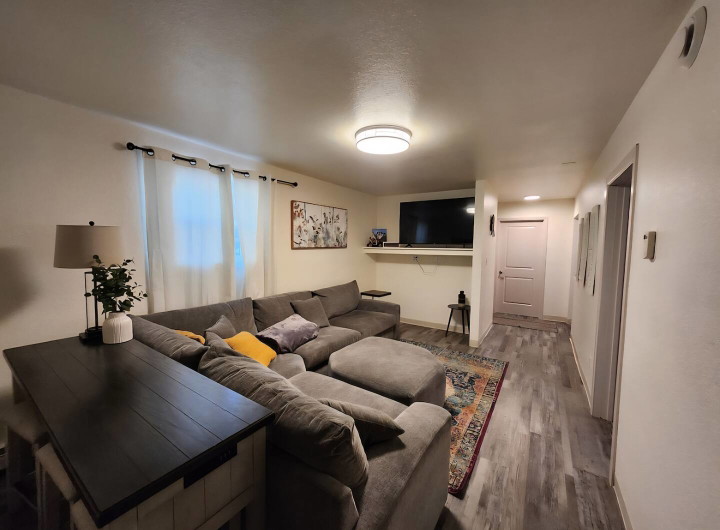 Stylish 3-bedroom Near Downtown Fairbanks - Fairbanks, AK
