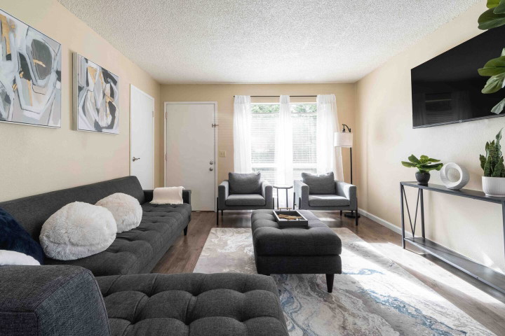 Vibrant Downtown Condo M/s Marymoor/woodinville - Redmond, WA