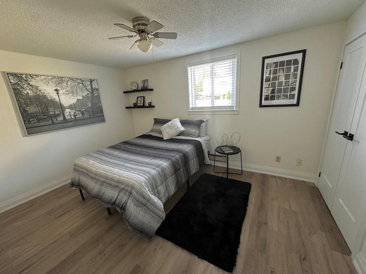 Deluxe 2bd Movie Lounge Unit In Port Dover - Port Dover
