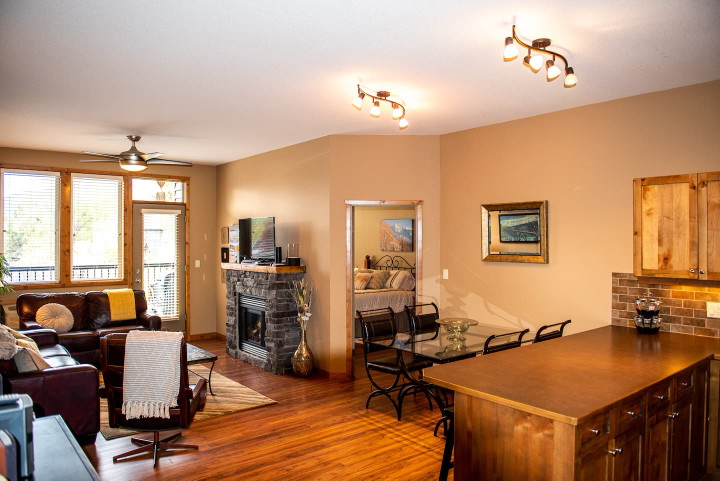 Mountain Gem - 2bd2ba Condo Downtown Invermere Bc! - Invermere