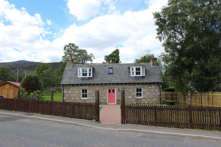 Hayfield Cottage - Braemar