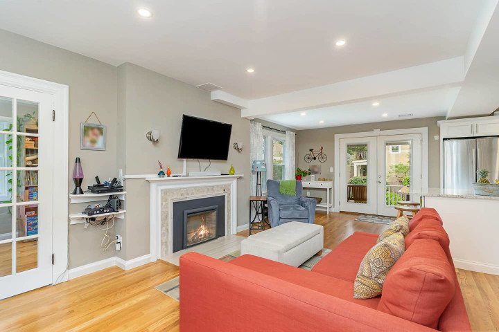 Gorgeous Townhouse In Salem W/ Outdoor Oasis - Salem, MA