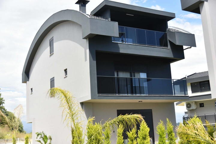 Villa With Private Pool In Side. - Side