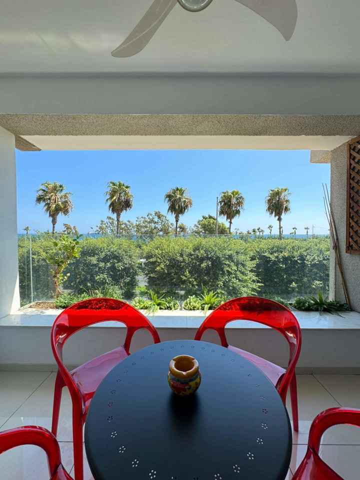 Lux Seafront Central 2 Bed Apt - Limassol