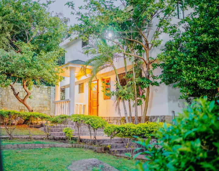 Capri Villa W Swimming Pool, Pool Table, Lake View - Tanzania