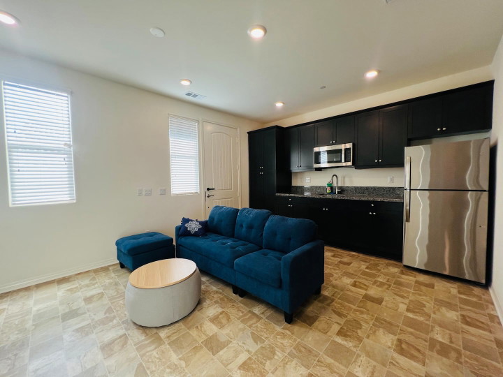 Comfortable 1b1b/ Private Laundry And Kitchen - Orange County, CA