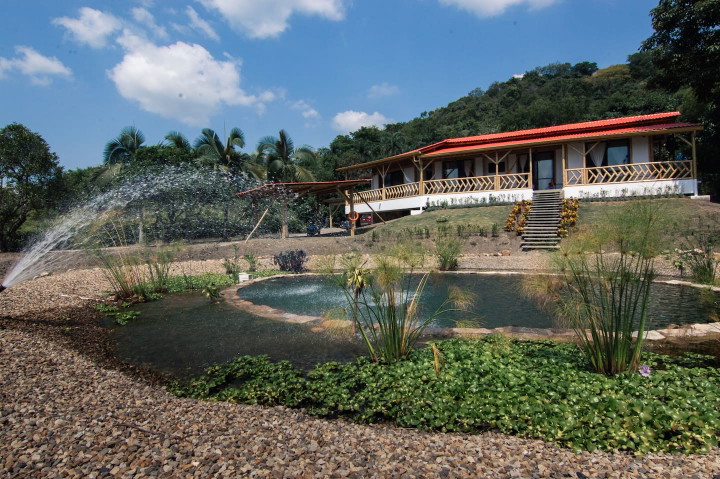 Guaduas De Jade -
Casa Campestre - La Mesa