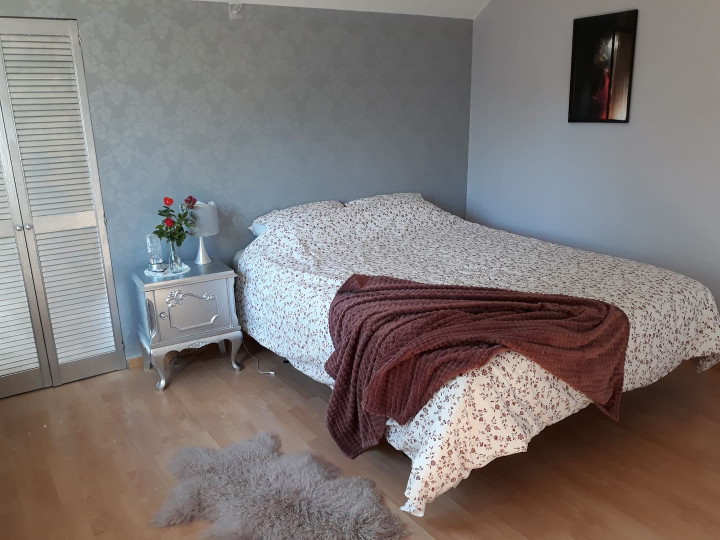 Chambre Lit King Size Côté Jardin + Douche Privée - Namur