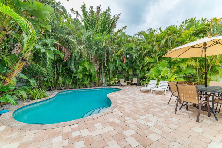 Bamboo Breeze! Cozy Pool Retreat Near Shops! - Holmes Beach, FL