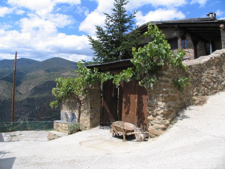Panoramic Views. In A Small Village In The Pyrenees. Private Barbecue. - La Seu d'Urgell
