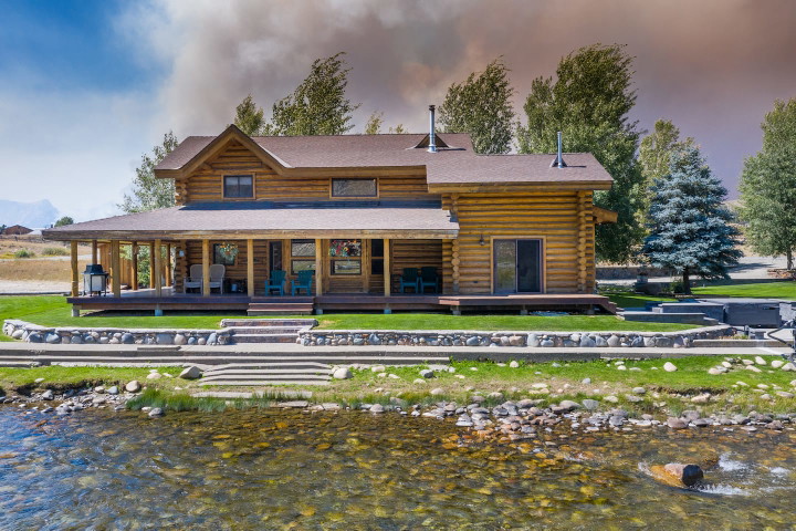 Whispering River Lodge - Redfish Lake, ID