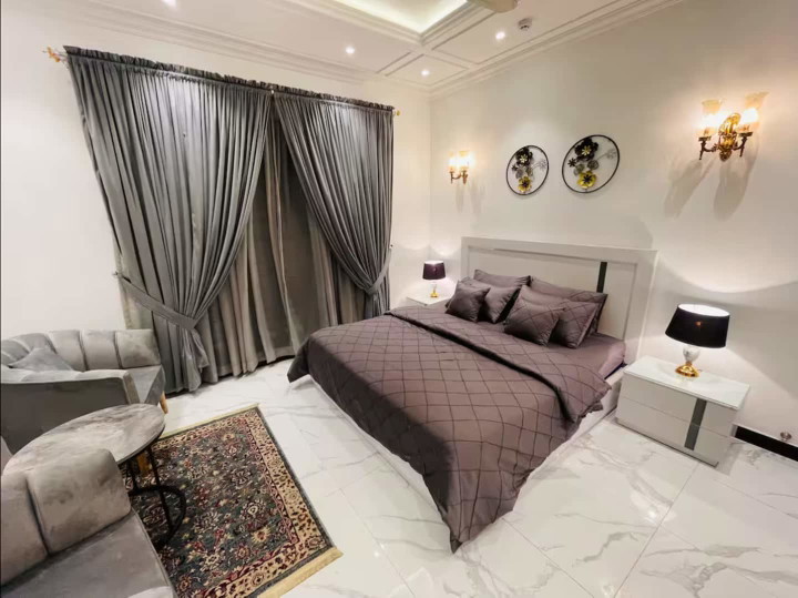 Luxurious House 2 Bhk Ph 5 Dha Near Raya & Airport - Pakistan