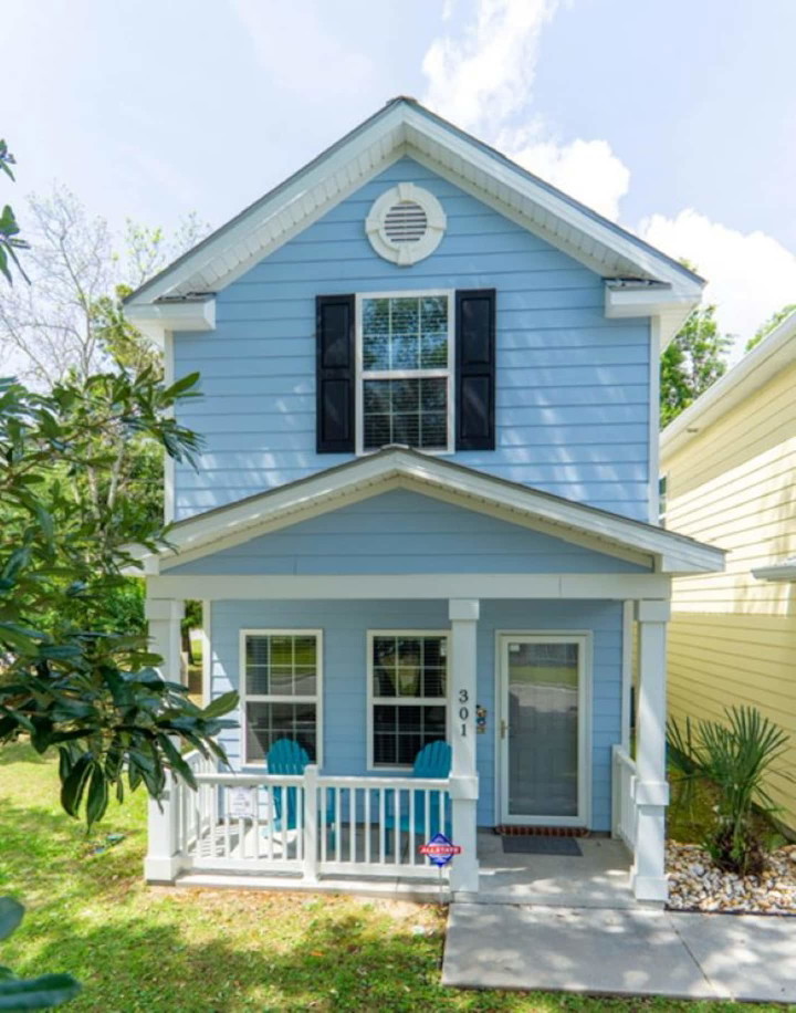 Coastal Cottage - 1 Block To The Beach - South Carolina