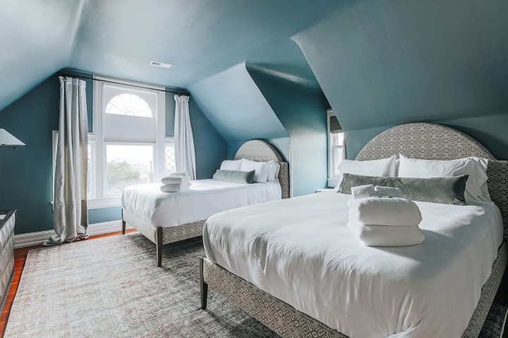 Baldwin Suite At The Historic Berkeley Place - Staunton, VA