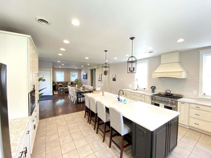 Downtown -  Spacious Open Floor Plan & Huge Kitchen Perfect For Family & Friend - Saratoga Springs, NY